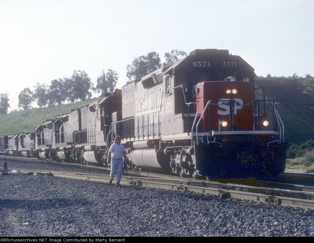 SP 8571 Helper, Train to Left